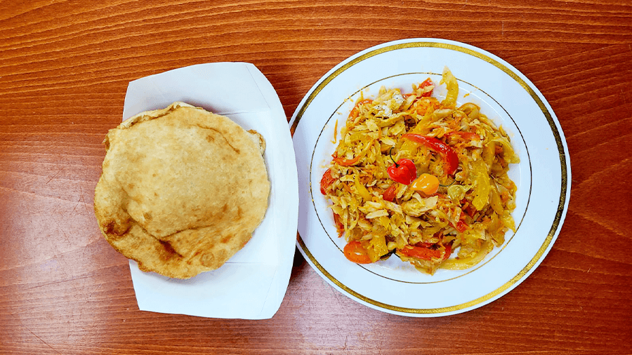 Saltfish – Curry Roti Box